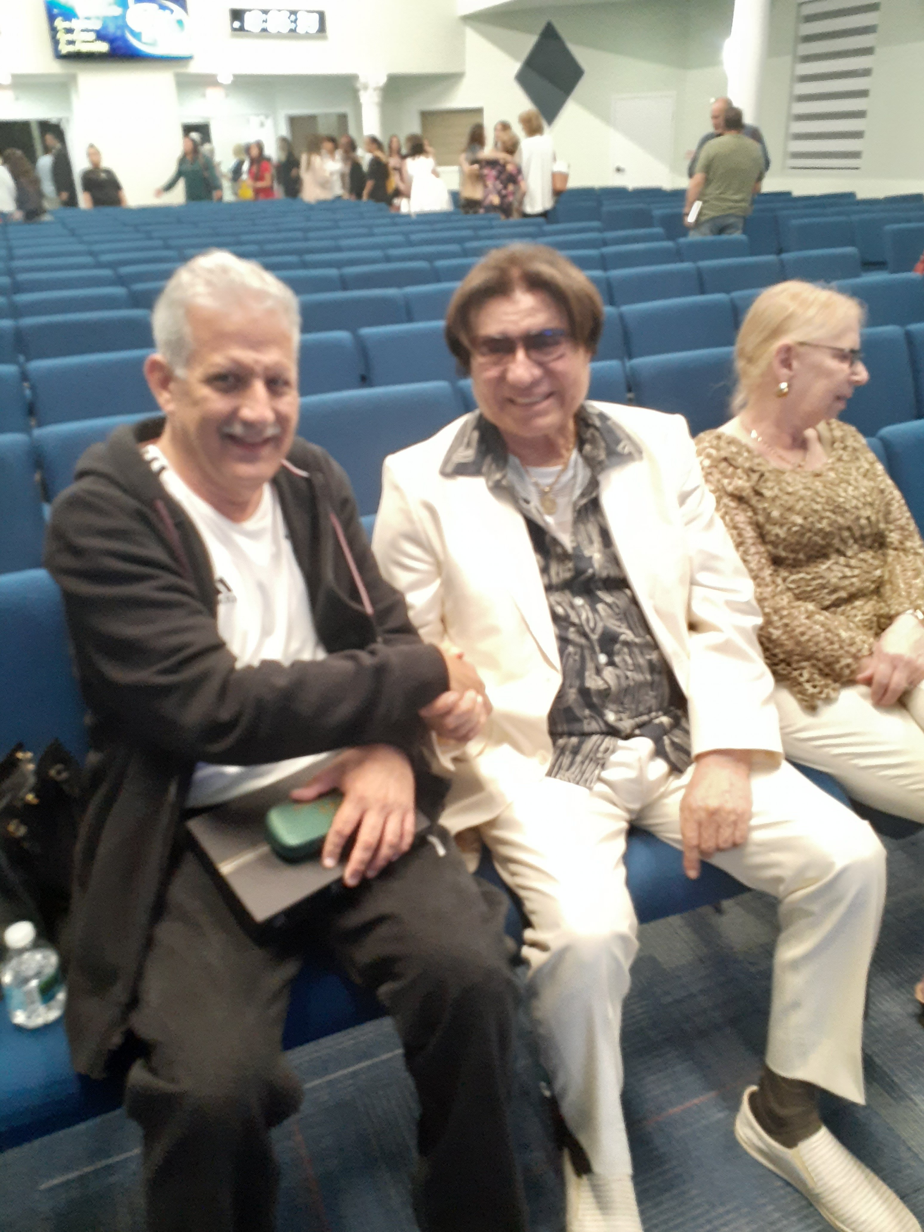 Capilla del Rey Miami FL: Bobby Cruz y Danny Berrios con Roberto ...